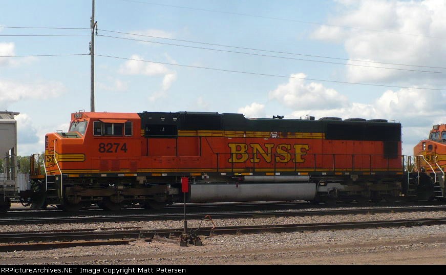 BNSF 8274